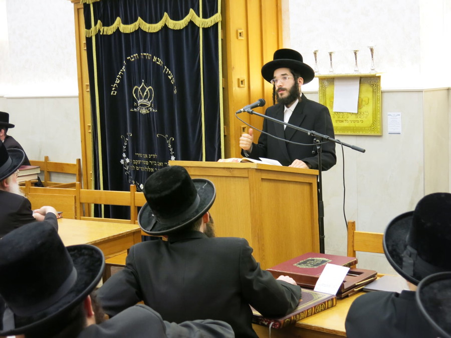 נכד האדמו"ר מבעלזא בביקור פתע בישיבה באנטוורפן | כיכר השבת