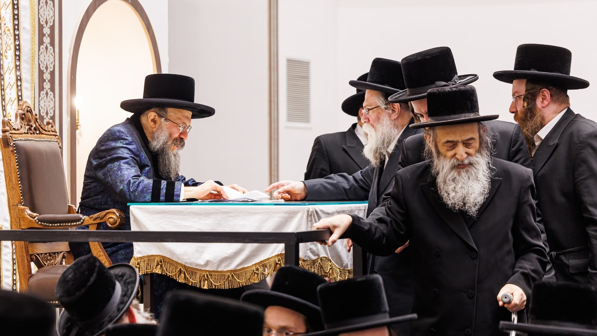 כינוס שובב"ים באבוב 45: אלפי חסידים בהתחזקות תפילה | כיכר השבת